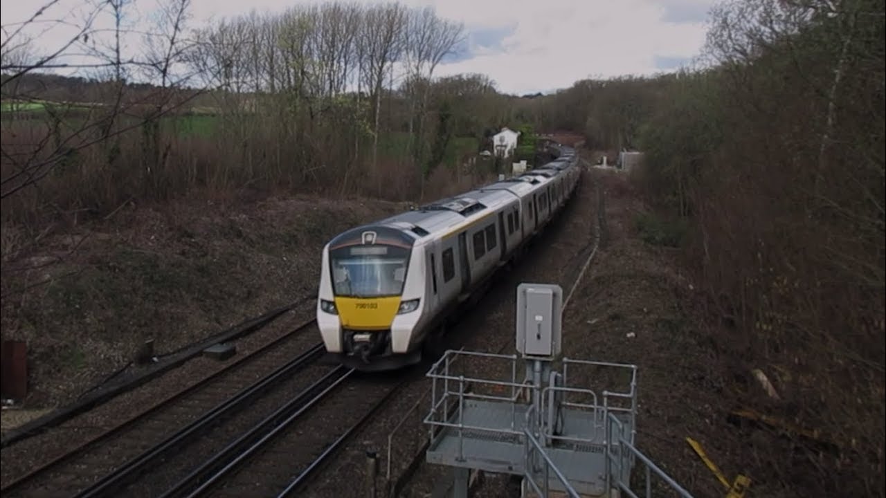 Long train on the track - YouTube