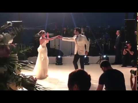 Fahriye Evcen Burak Özcivit düğün dansı ve görüntüleri