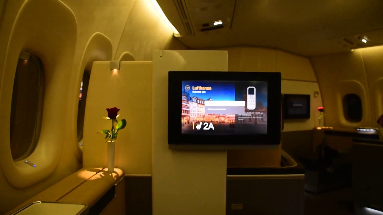 B748i Lufthansa Night Take off from Johannesburg to Frankfurt - YouTube