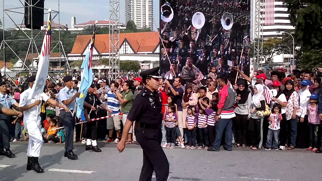 Perbarisan Hari malaysia ke-48 @ Dataran Merdeka, 09/16/2011 - YouTube