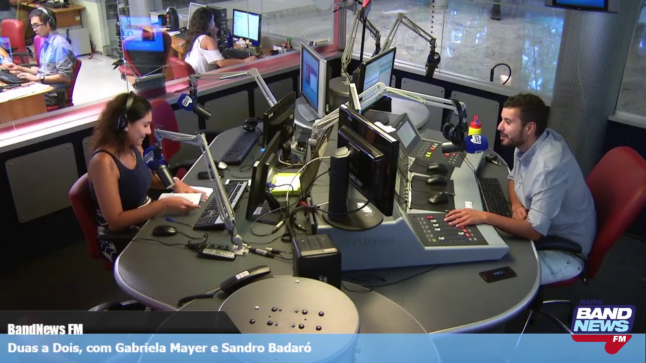 Bandnews FM Duas a Dois, com Gabriela Mayer e Sandro Badaró - YouTube
