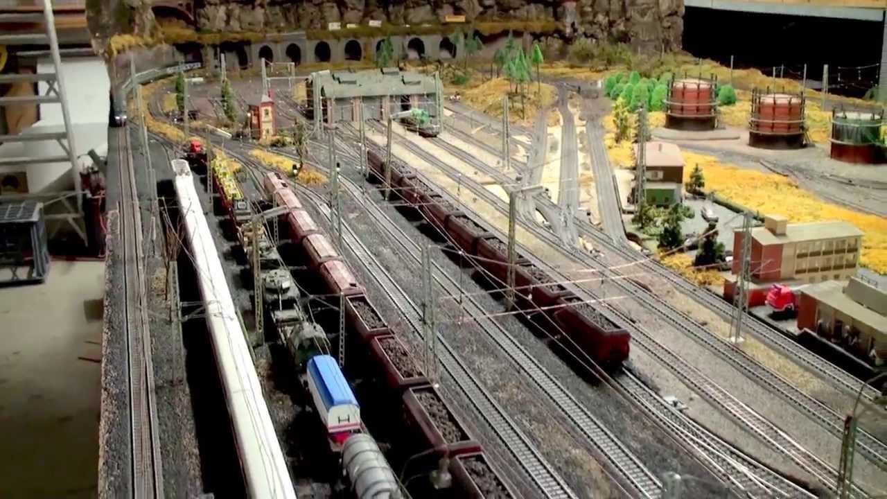 Roco SNCF 2D2 9109: Märklin Modelleisenbahn Anlage, Marklin Modeltrain ...