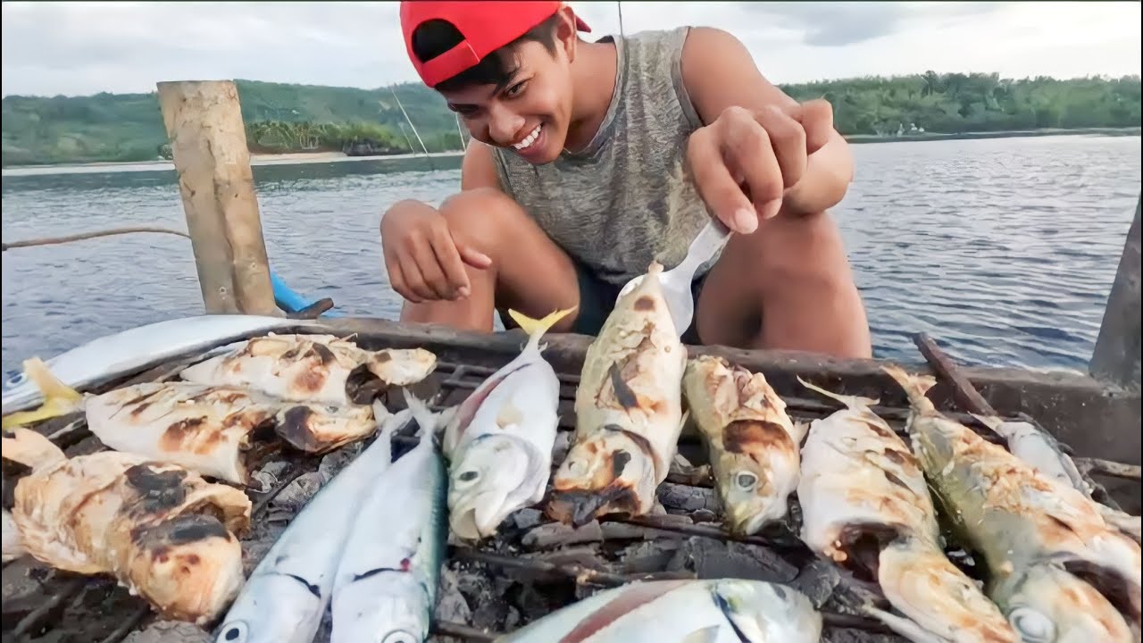 ANG SARAP NG INIHAW NA ISDA SA GITNA NG DAGAT | CATCH AND COOK - YouTube