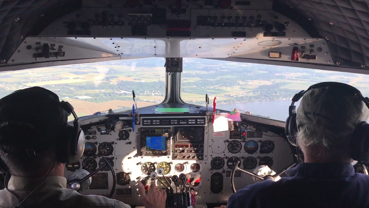 DC-3 In-Flight Flight Deck - YouTube