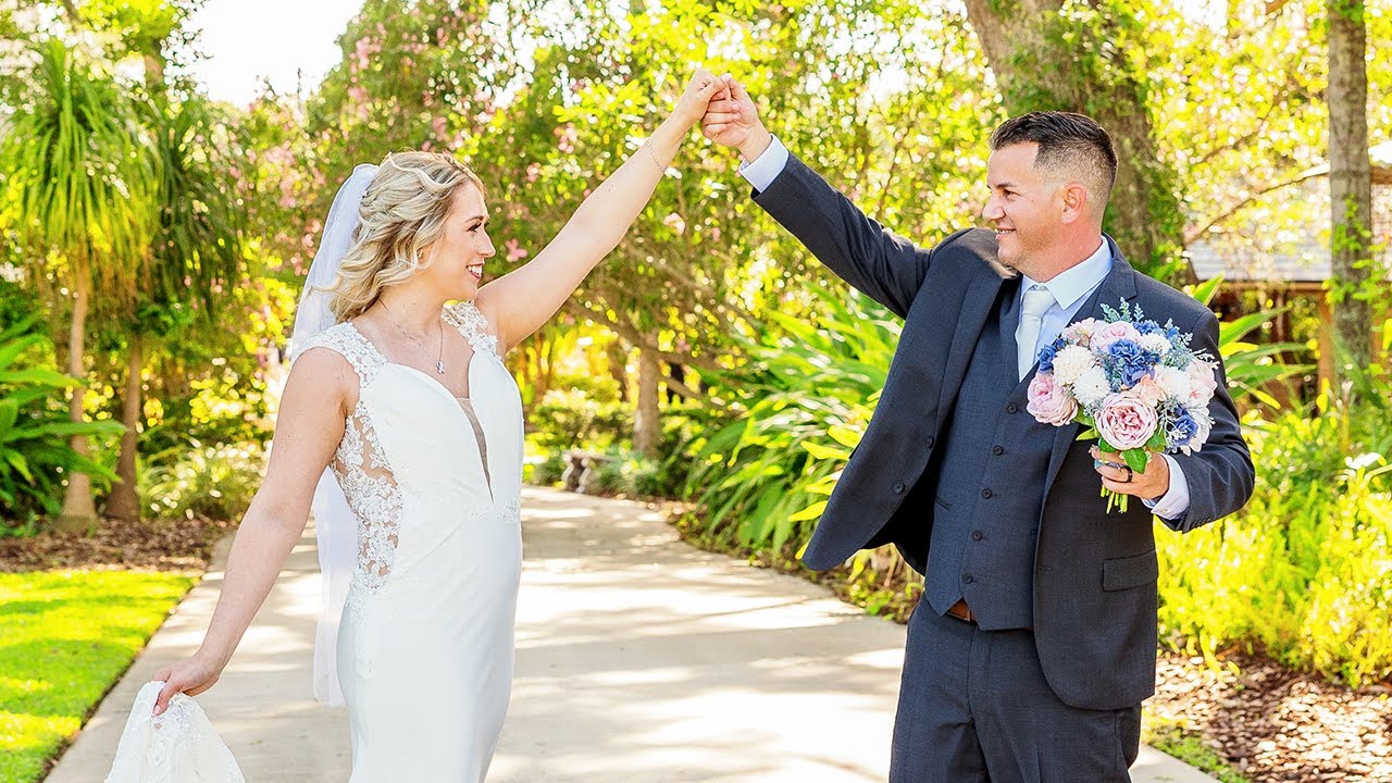Groom Has Emotional First Look With His Daughter | Family-Centered ...