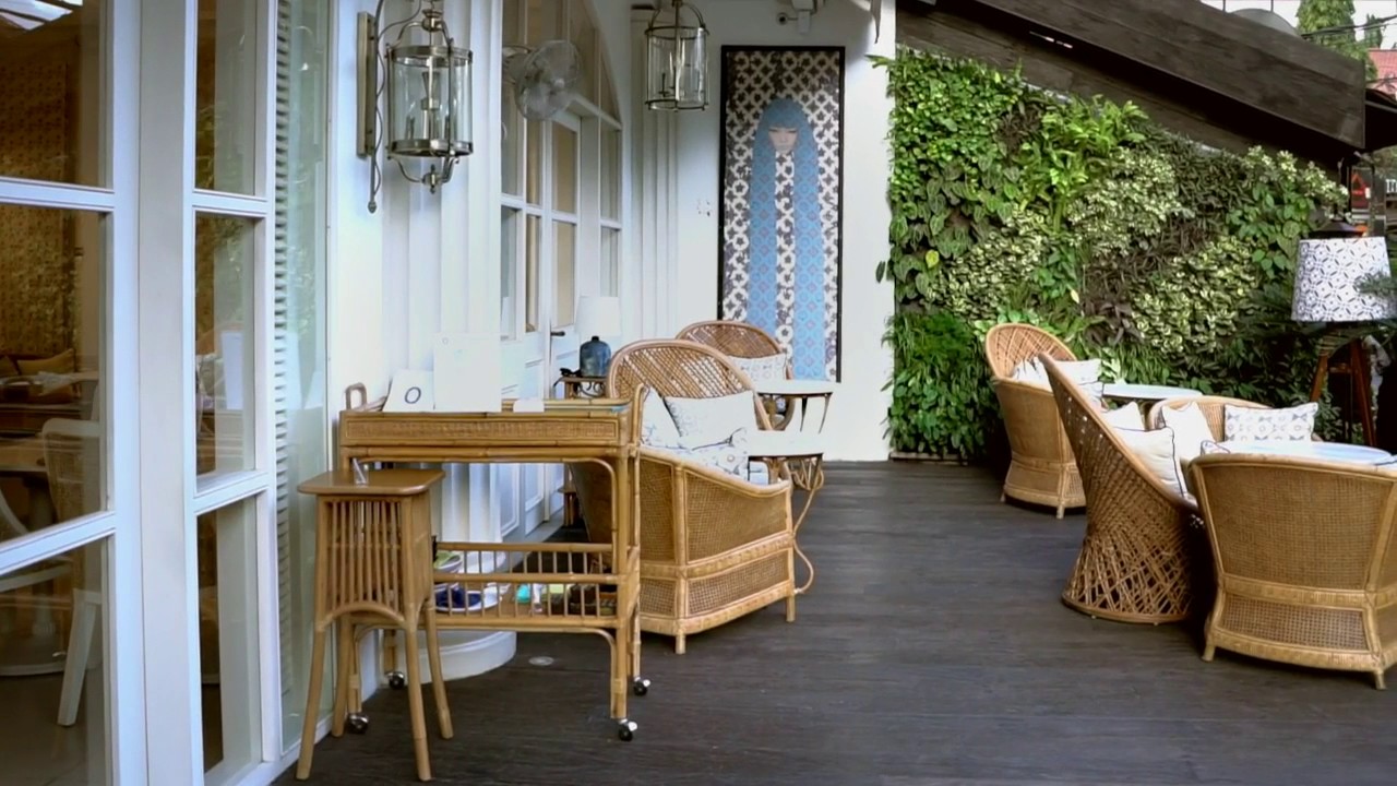 Batik Restaurant Bar Official Video - YouTube