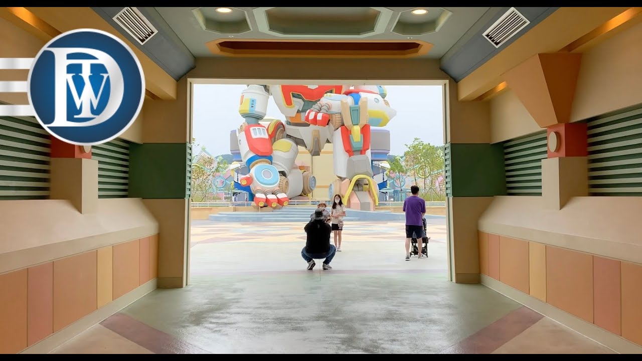 Robot Land Theme Park in S Korea 마산 로봇랜드 - YouTube
