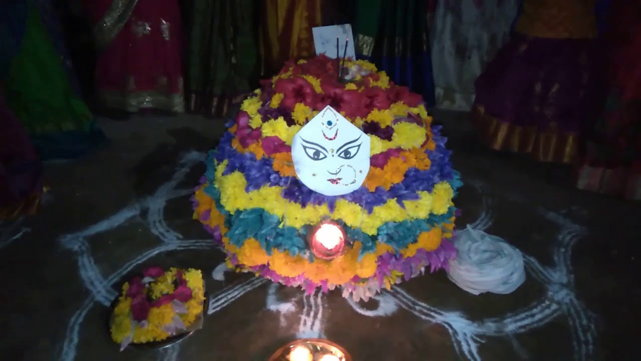 Bathukamma at Housing Board colony Armoor Ramu Rasa - YouTube