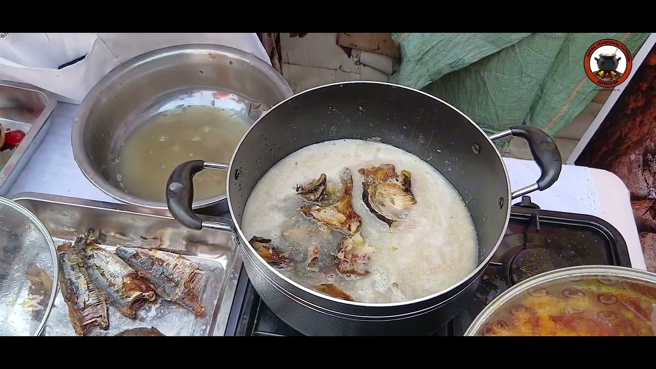 Preparing Akranteɛ Nkwan (grass-cutter soup) - YouTube