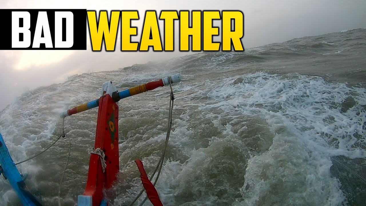 Fishing Boat In Bad Weather | Net Throwing | Ibrahim Hyderi - YouTube