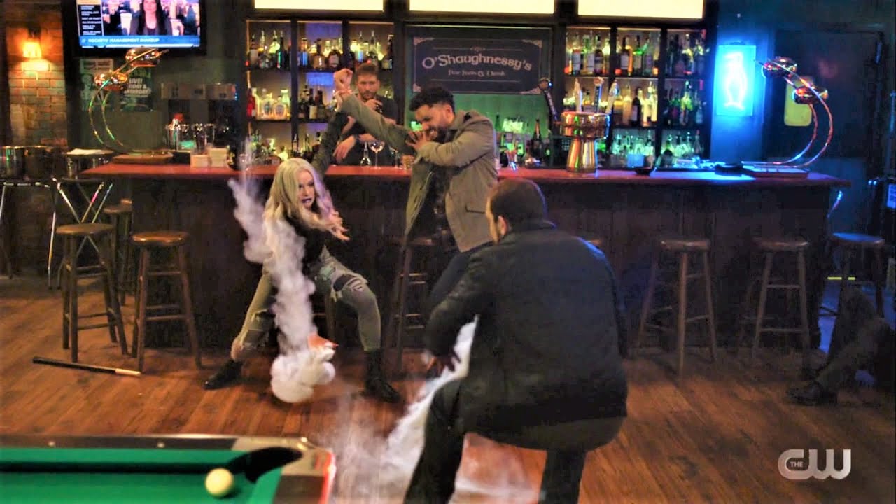 Frost Bar Fight and Captain Cold Scene || The Flash 7x07 - YouTube