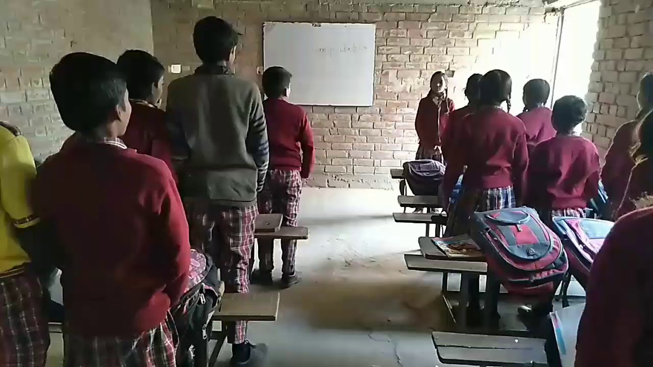 Classroom conversation between teacher and students - YouTube