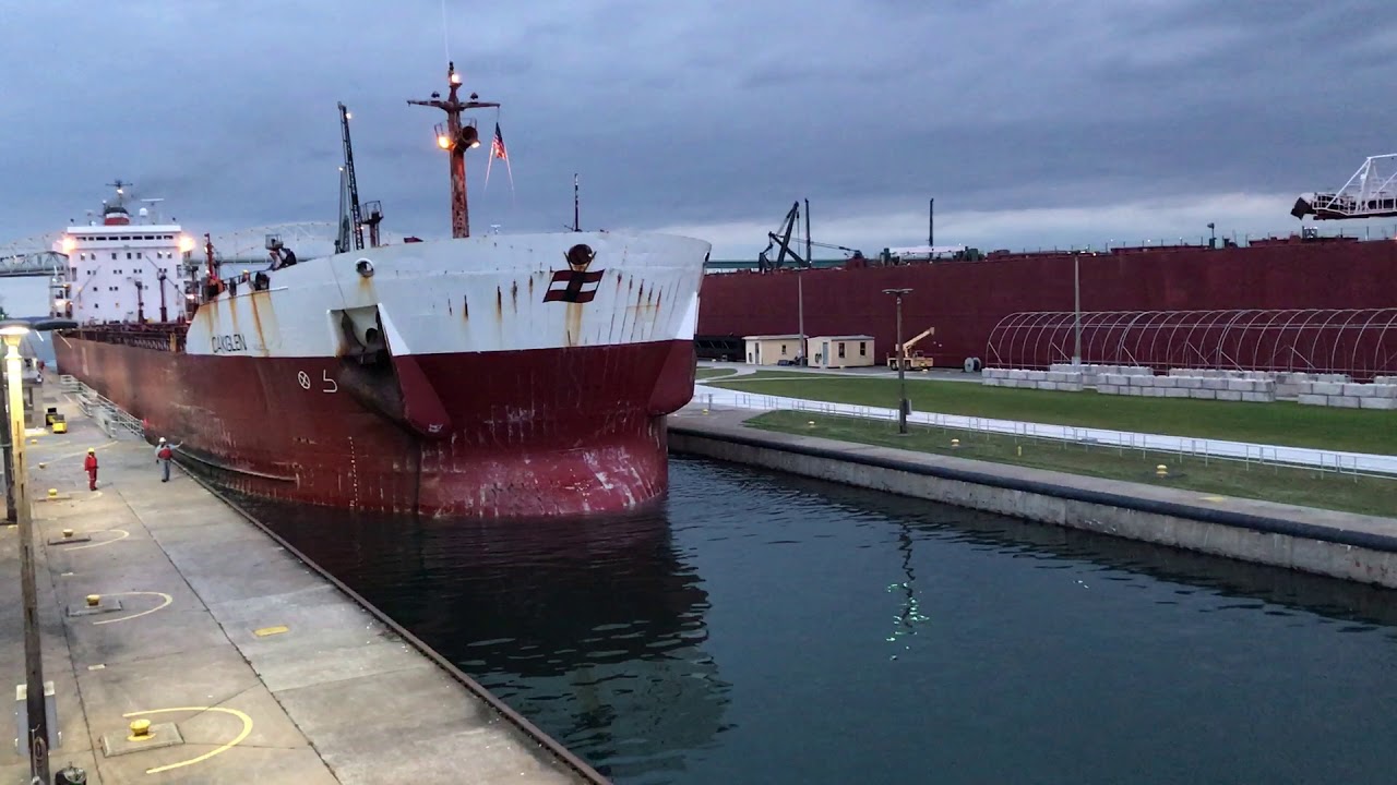 Great Lakes Freighter Oakglen and Edwin H Gott at the Soo Locks - YouTube