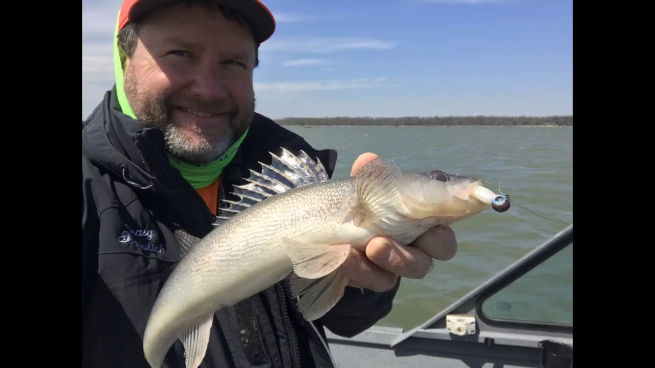4 18 20 SLAMMER JIG SAUGER KANSAS USA - YouTube