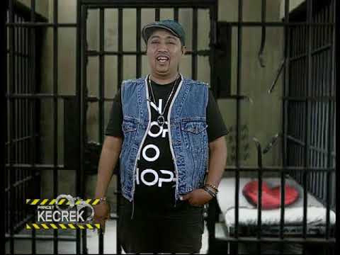 PASANGAN KAKEK NENEK KOMPAK CURI BAJU DI MALL