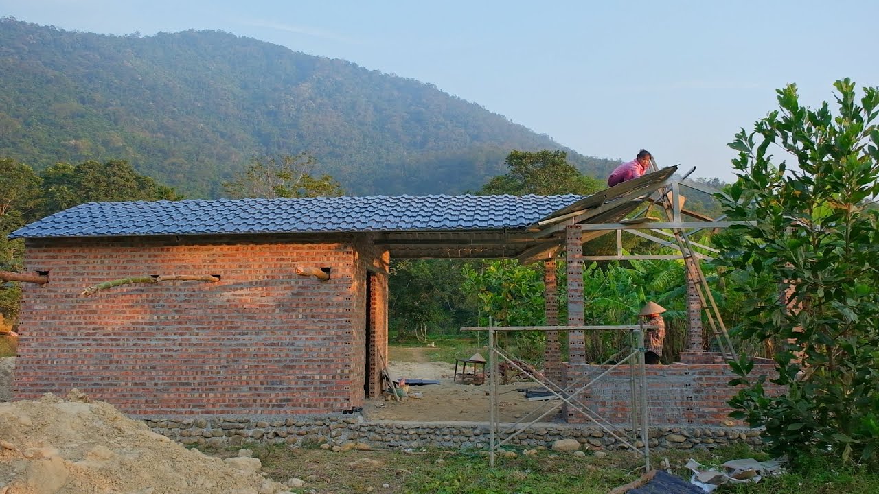 Building and Completing the Roof of the Dream Small House - YouTube
