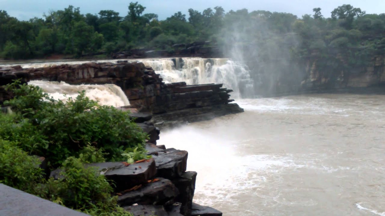 Dr Varsha singh at Rahatgarh Waterfall - 3 - YouTube