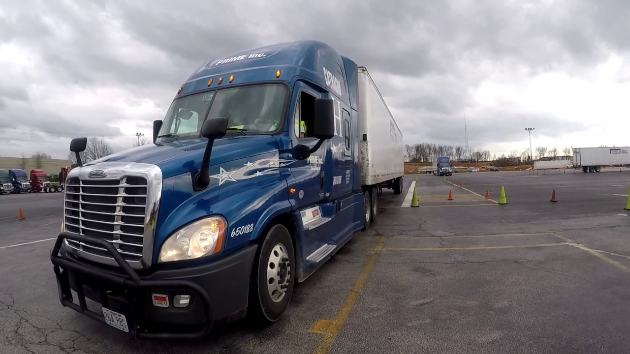 Truck Driving Student - Day before Test - STRAIGHT LINE BACKING - YouTube