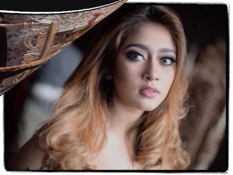 Photo Shoot Shinta Chrisna By Darwis Triadi - YouTube
