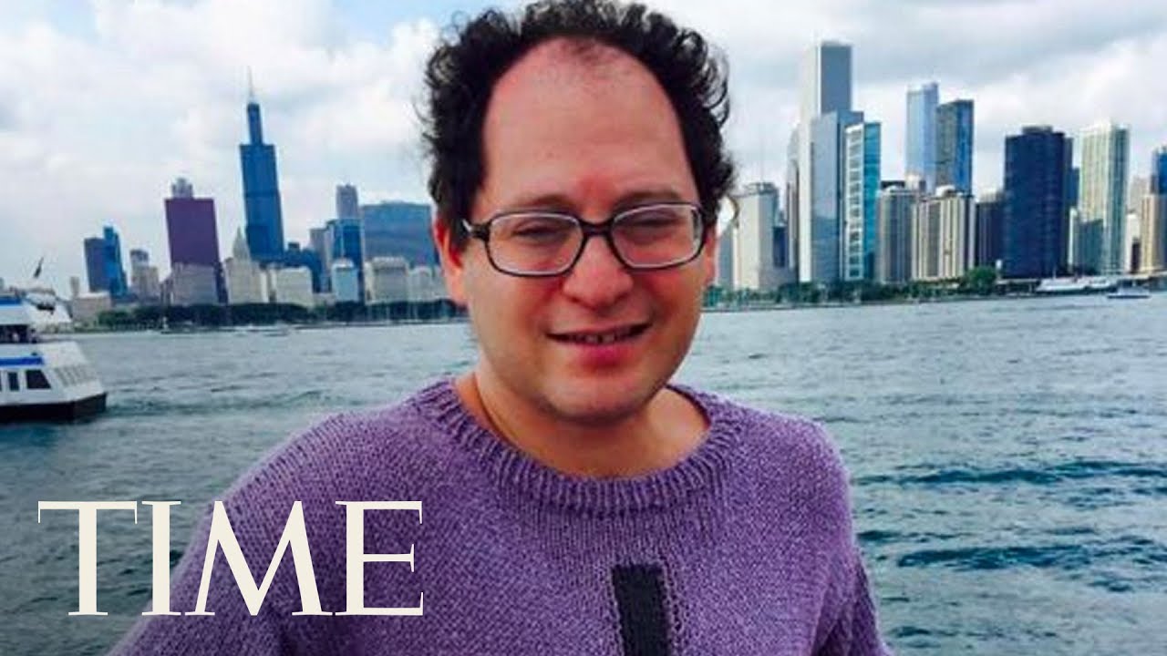 This Man Who Knits Sweaters To Match Landmarks Is The Hero The Internet ...