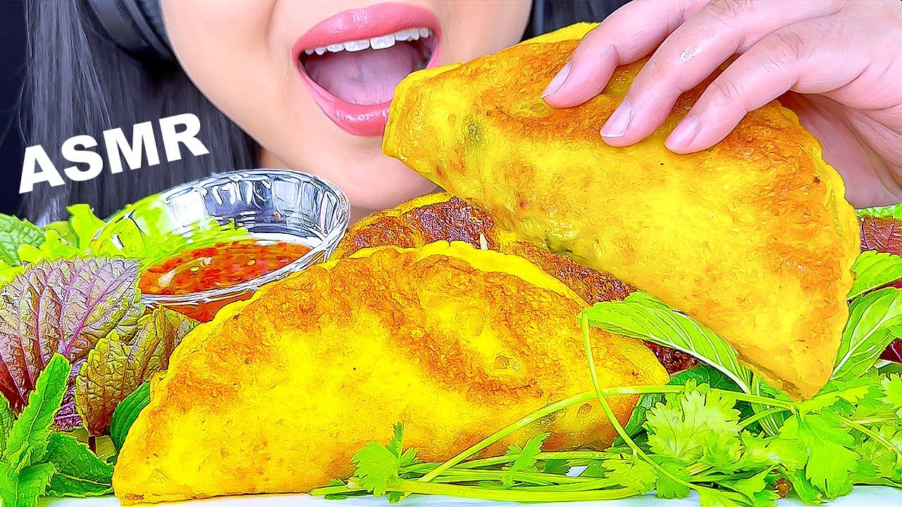 Asmr Crispy Crepes Dipped In Chili Sauce Eating Sounds Asmr Phan