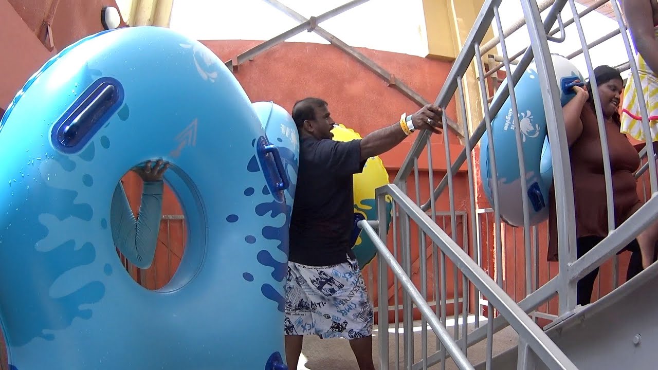 Al Toofan Water Slide at Al Montazah Water Park - YouTube