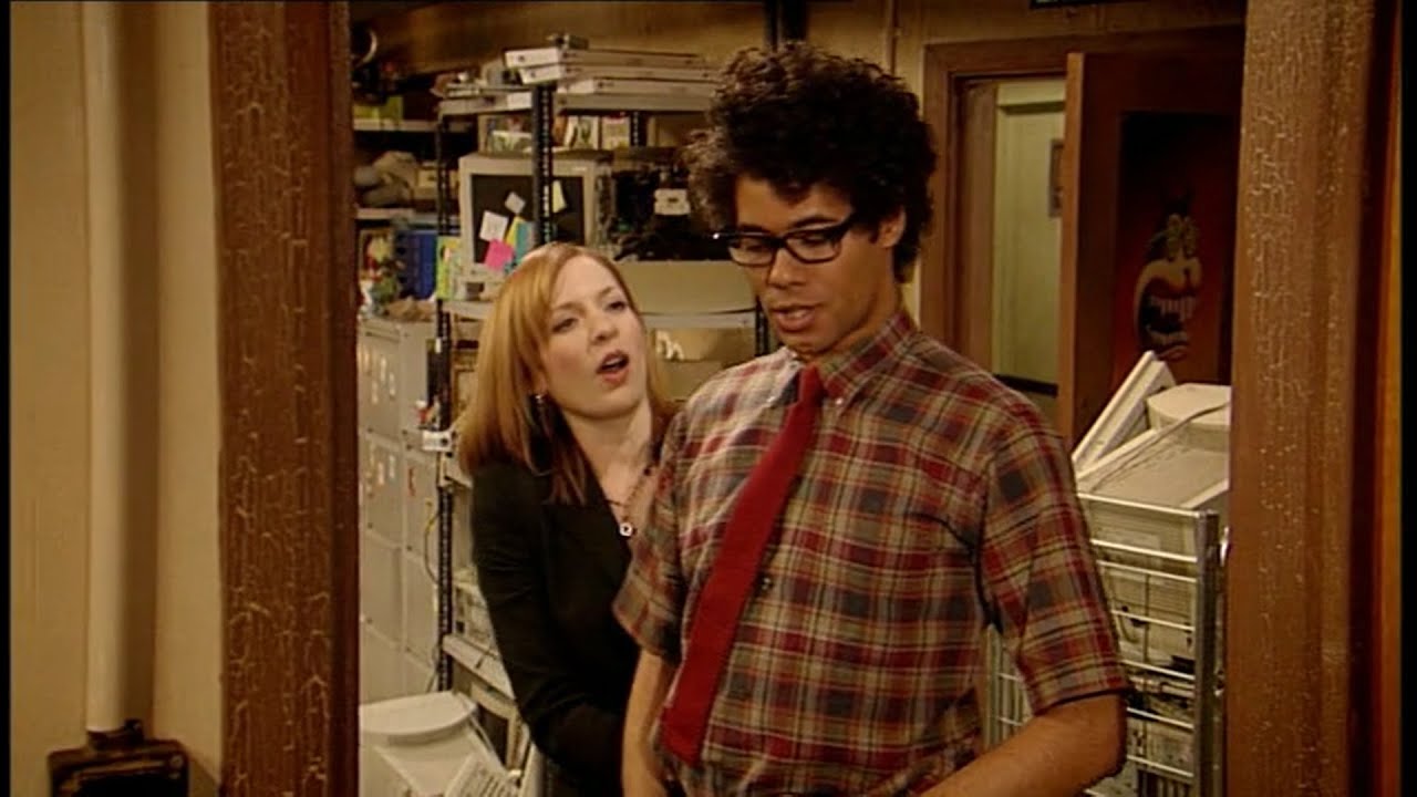 IT Crowd: Moss vs The Spider - YouTube