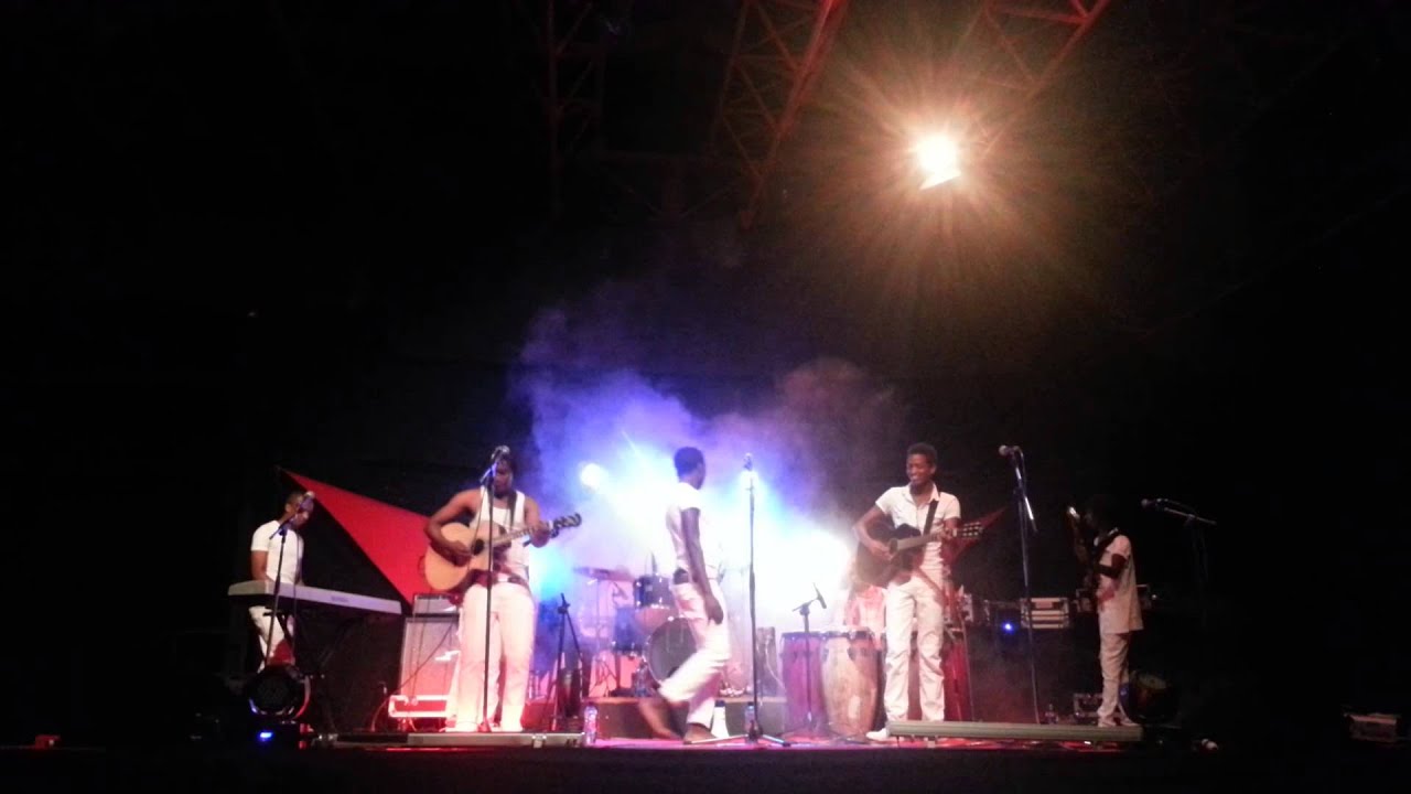 Sarabi Band rocking the Kenya national anthem - YouTube