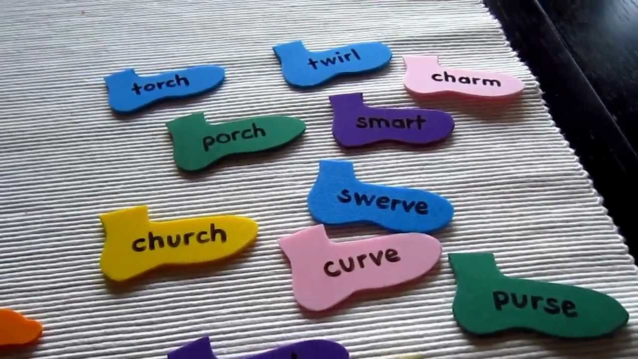 Preschool Reading Phonics Spelling Socks And Feet Game With Sounds preschool-reading-phonics-spelling-socks-and-feet-game-with-sounds