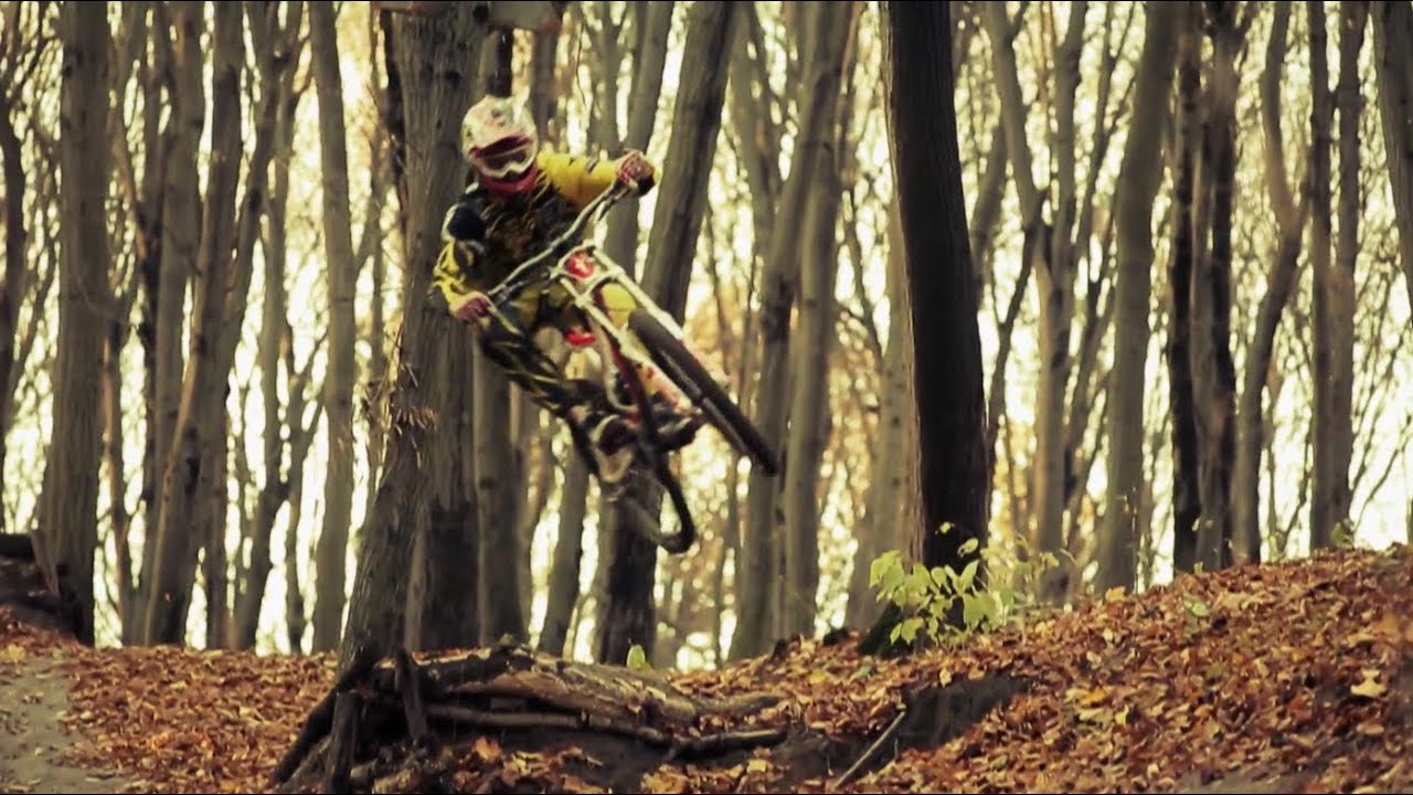 Downhill MTB Obstacle Challenge - Red Bull Big Duel 2012 Ukraine - YouTube