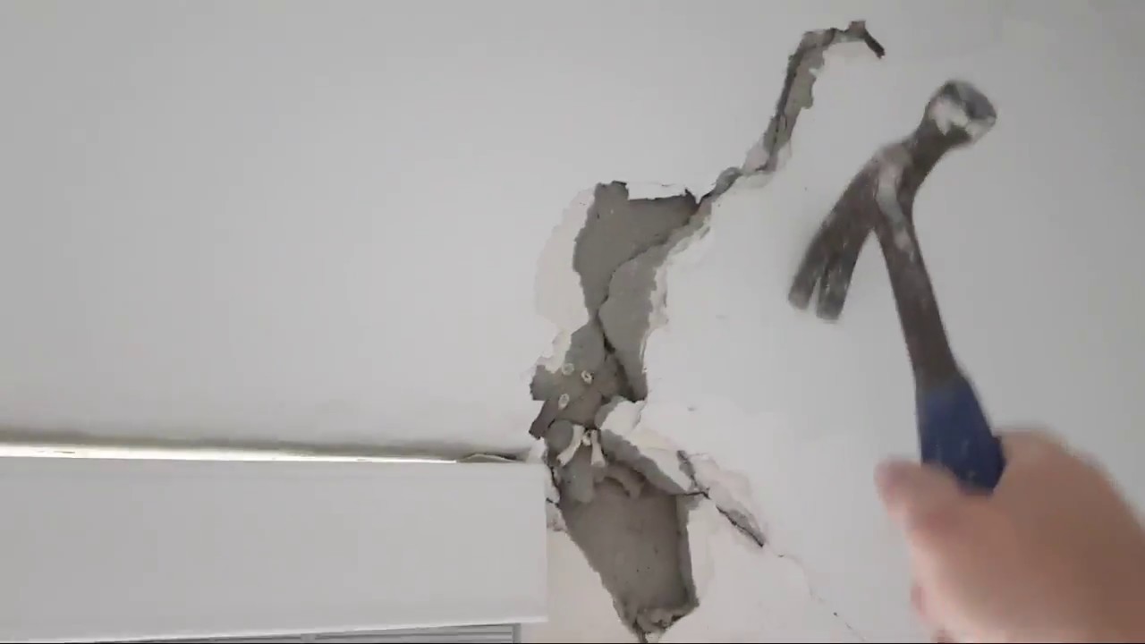 Repair Large Cracks In Walls - YouTube