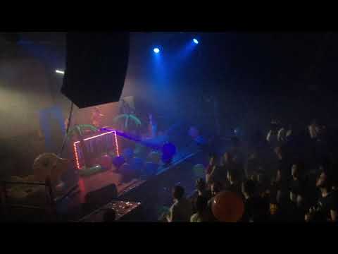 Diddley-dee , Cartoons