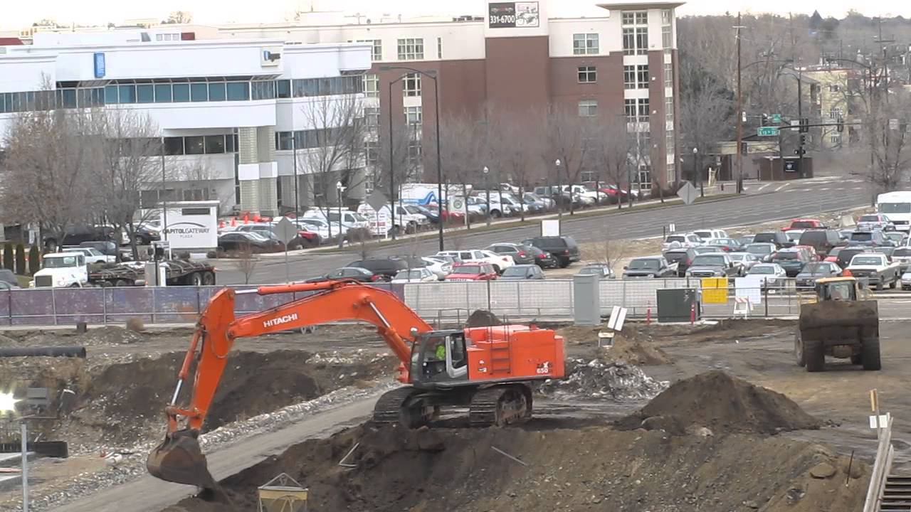 Hitachi 650 Excavator Working - YouTube