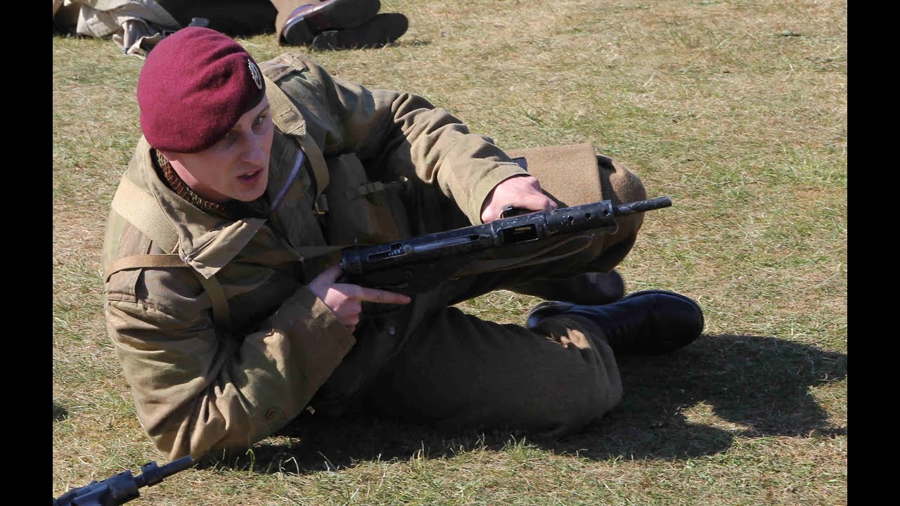 Paratroopers song - YouTube