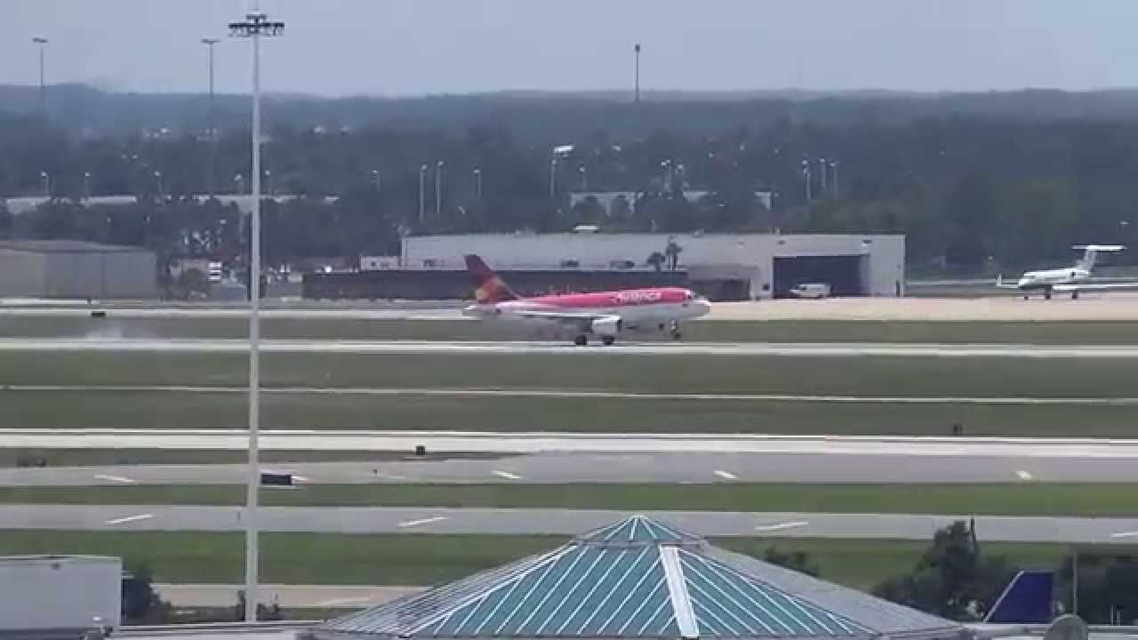 Avianca Landing at Orlando MCO Runway 36L - YouTube