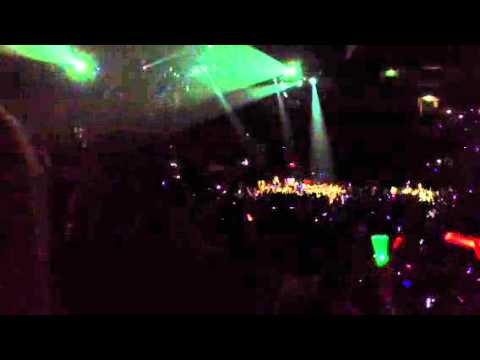 Audience screaming after last song - YouTube