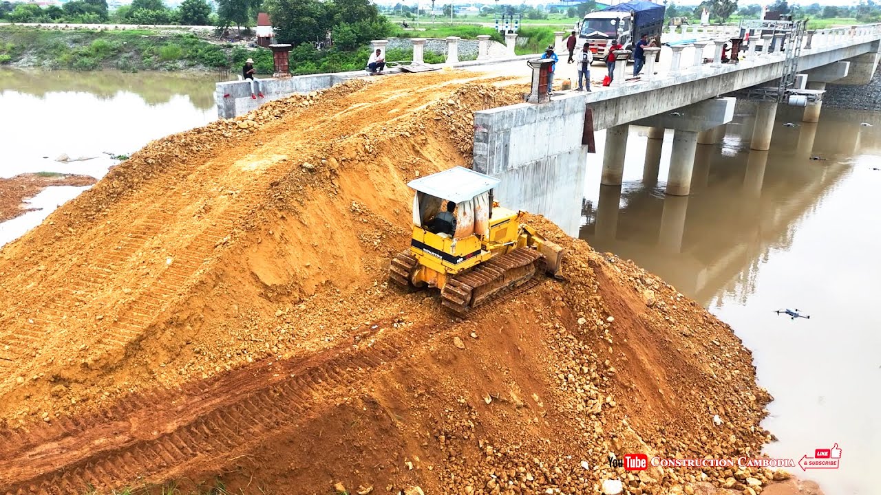 Best Komatsu Dozer technique pushing soil and dump trucks dumping soil ...