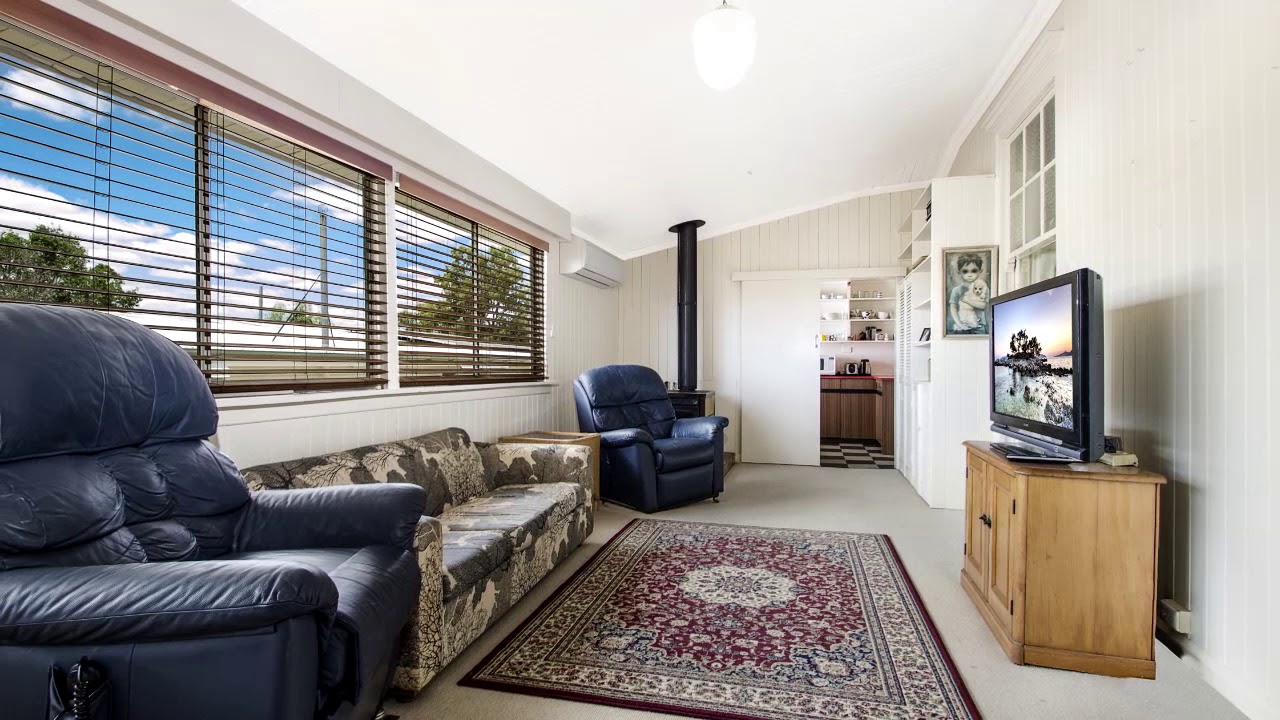 34 Locke St, Warwick Queensland - YouTube