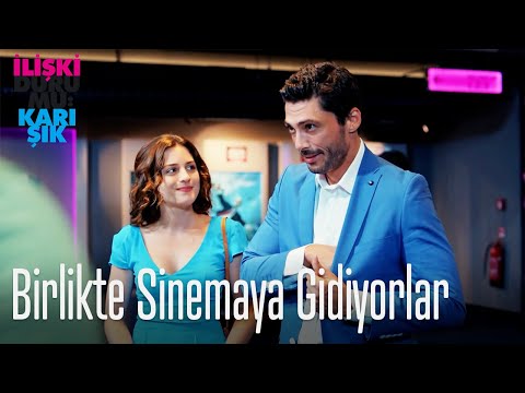 Birlikte sinemaya gidiyorlar