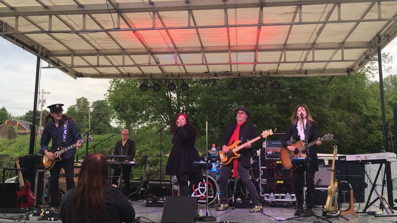 Heart Breaker (Heart/Led Zeppelin tribute band) - Straight On - YouTube