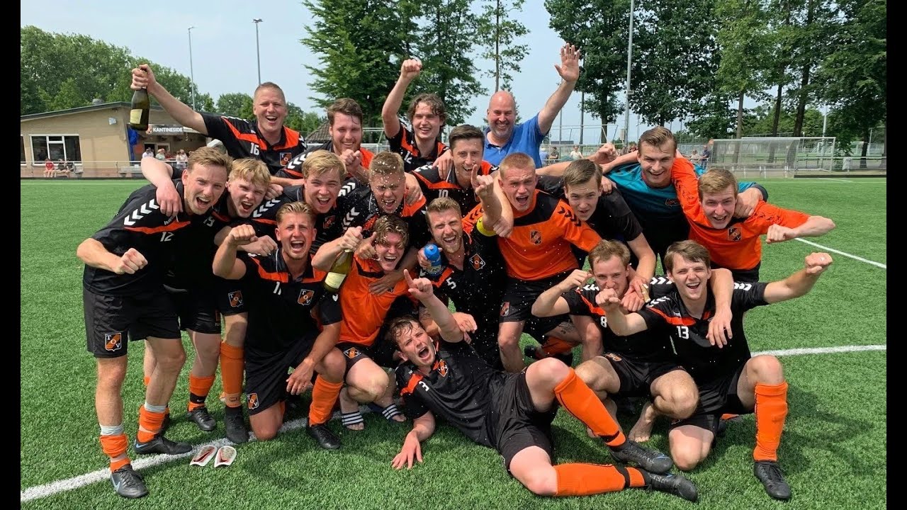 TOV 2 promoveert naar de eerste klasse na voetbalshow tegen Renswoude ...