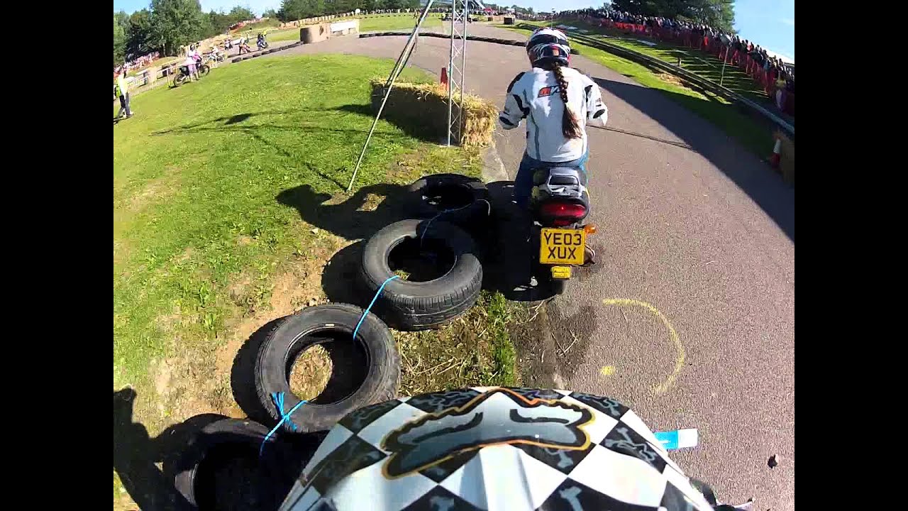 Moped Mayhem @ Grampian Motorcycle Convention 2013 - YouTube