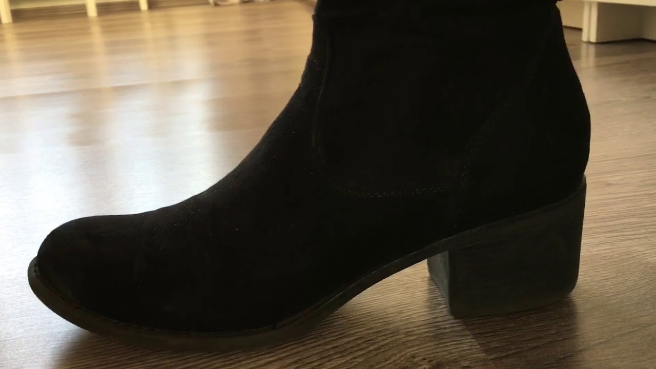 Black suede Boot tapping - YouTube