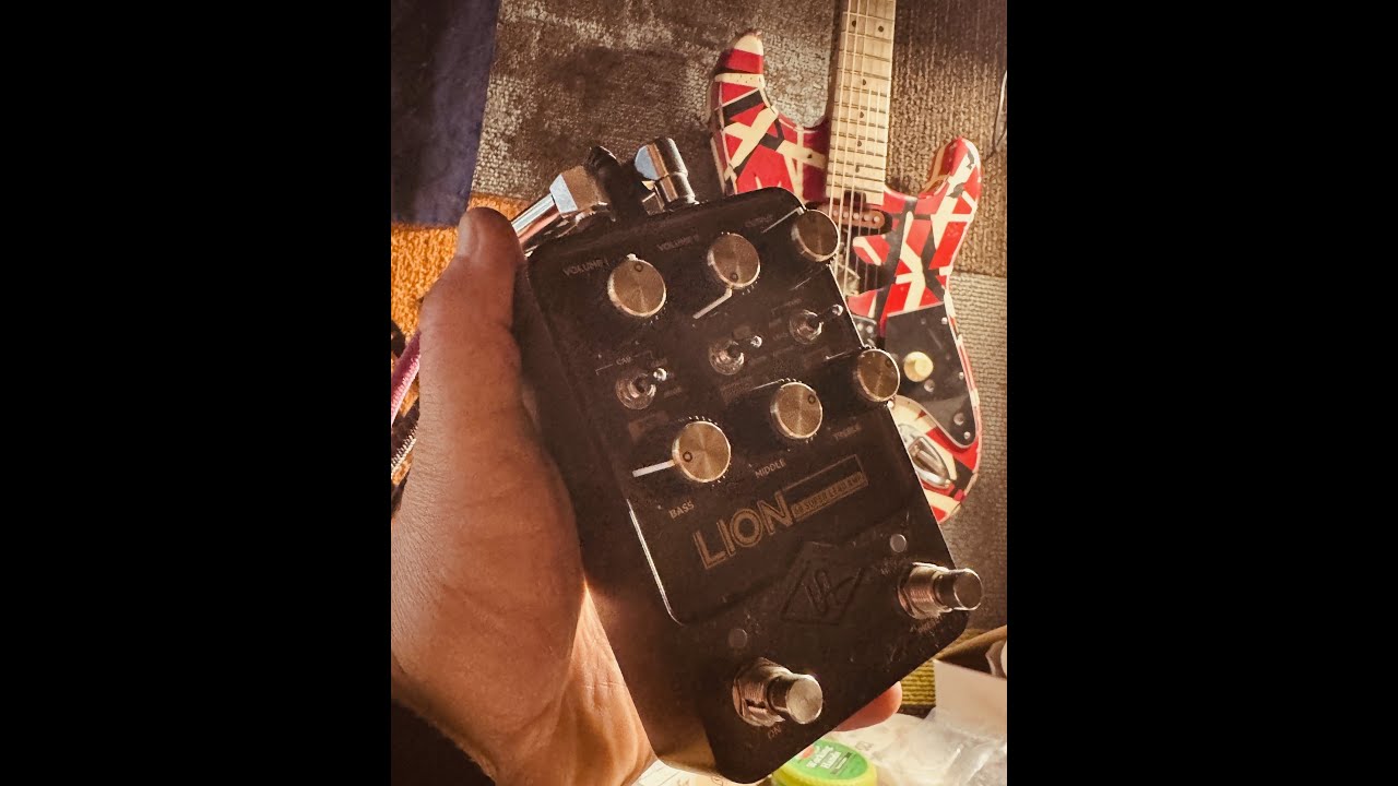 Lets rock some Van Halen!!! Panama UAFX Lion 68 Superlead - YouTube