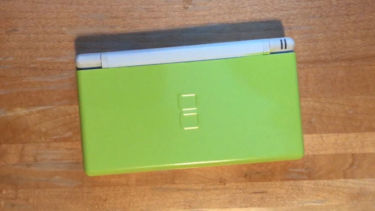 How to spray paint a DS Lite - YouTube