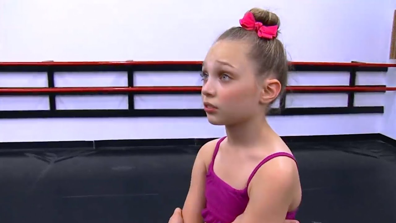 Dance Moms Leslie Fights With Kelly And Maddies Solo Rehearsal S2e19