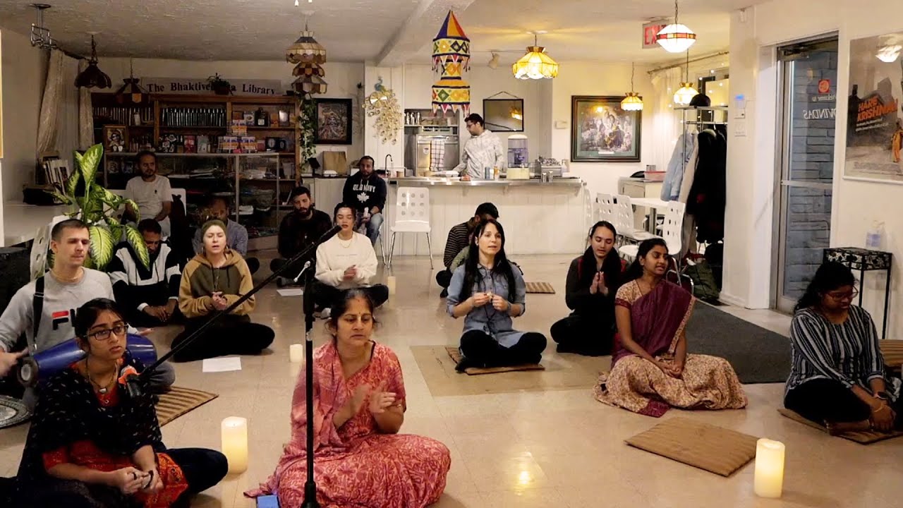 🎵🎹MANTRA MEDITATION. Maha Mantra Hare Krishna. Friday Kirtan, ISKCON ...