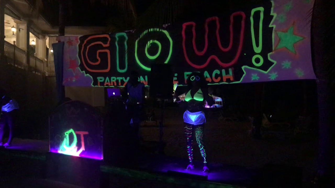 Glow party Riu Ocho Rios Aug 3rd 2018 - YouTube