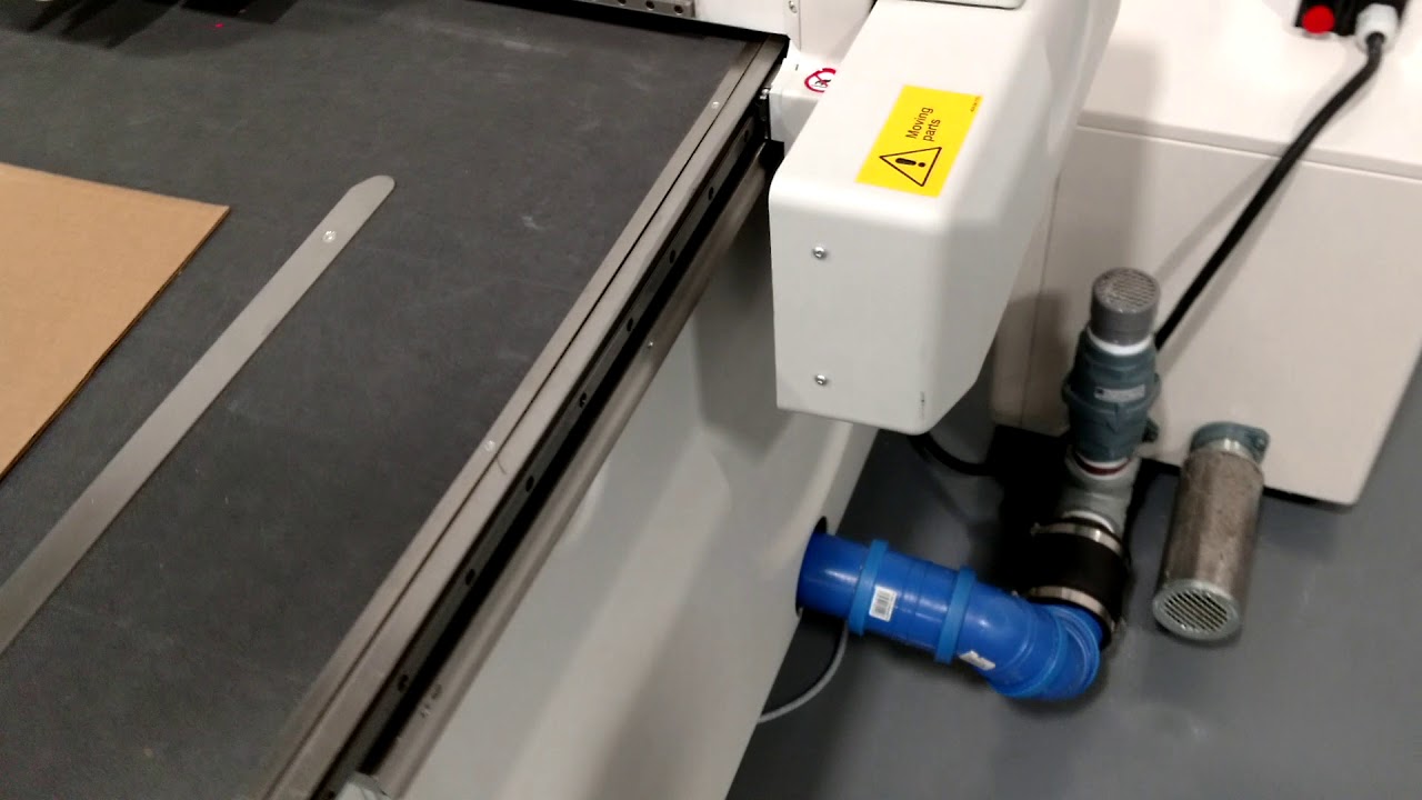 Esko Kongsberg XE Cutting Table XE10 [BOSTONIND] - 12854 - YouTube