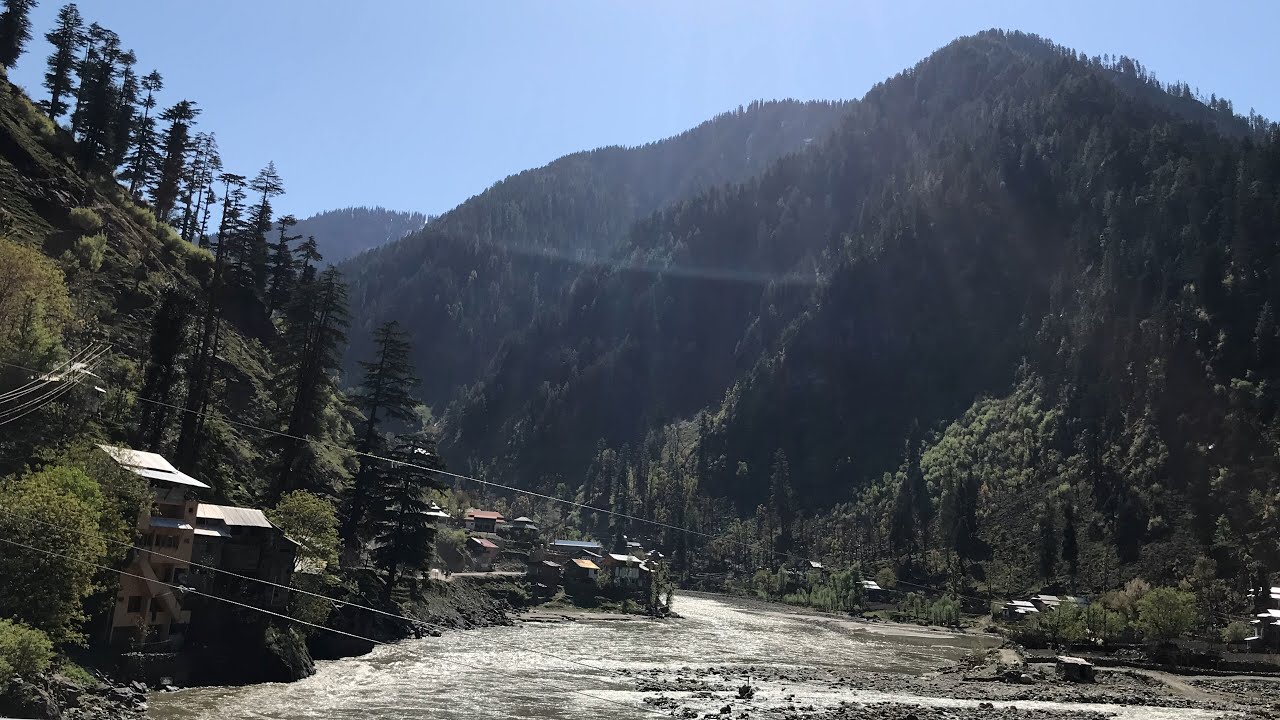 Kashmir (Off Road) Keran Valley say Sharda Valley ki trf Jaty huwa ...